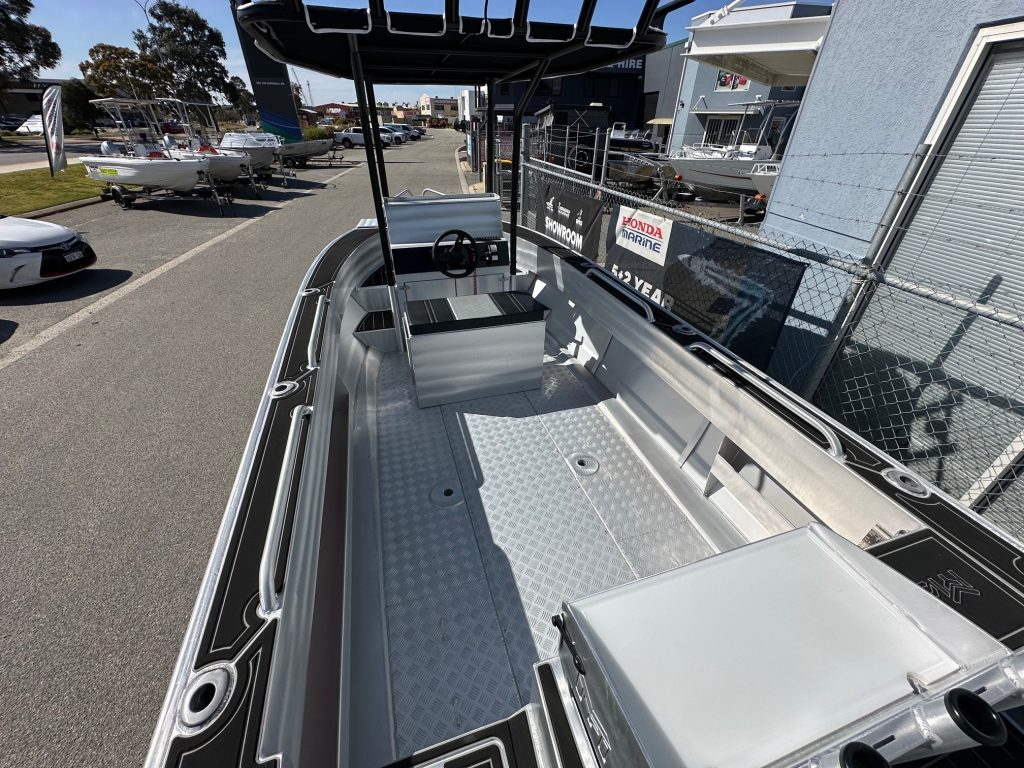 Mclay 601 Fortress Centre Console – Searano Marine | Boat & Boating ...