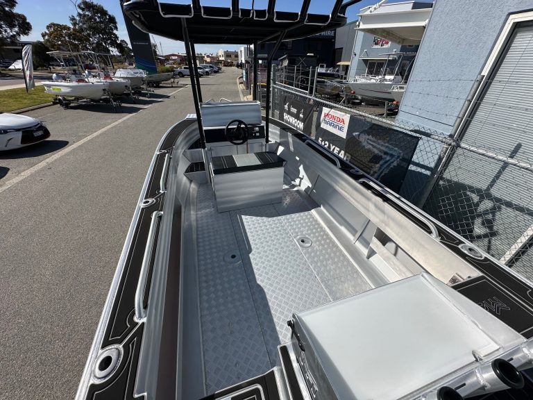 Mclay 601 Fortress Centre Console | Searano Marine | Boat & Boating ...