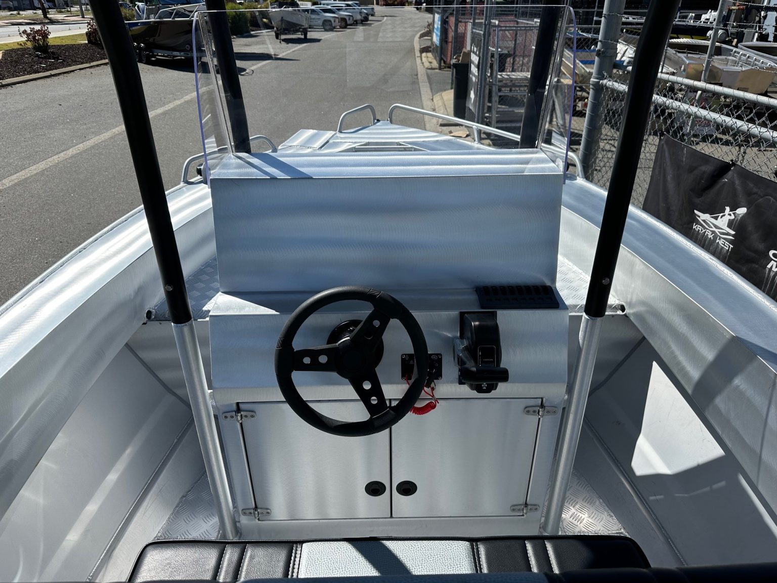 Mclay 531 Fortress Wide Body Centre Console – Searano Marine | Boat ...